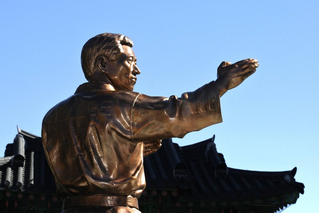 Eternal Grand Master H. U. Lee Statue – American Taekwondo Association ...